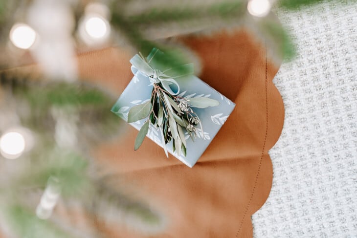 16 Easy and Creative Gift Card Wrapping Ideas | Julie Blanner