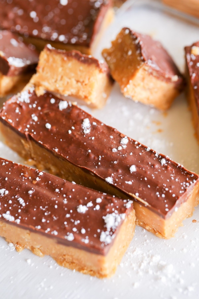 No Bake Cookie Butter Bars | Julie Blanner
