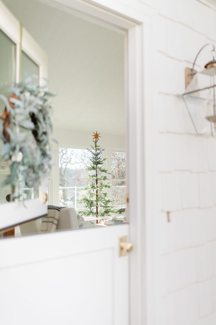 Benjamin Moore Chantilly Lace | Julie Blanner Benjamin Moore Chantilly Lace | Julie Blanner